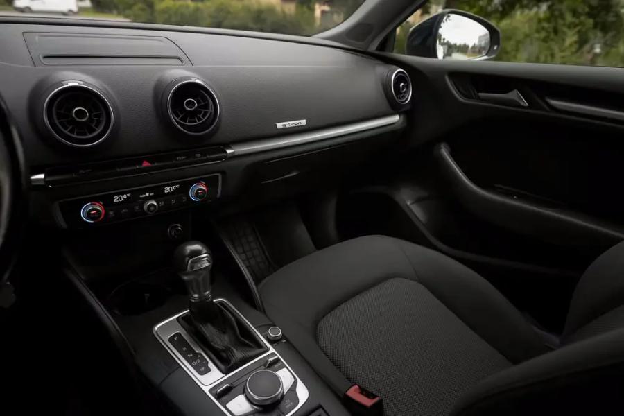Zils Audi A3 2018 Jelgava, ar dzinēja tilpumu 1.40 L un nobraukumu 179 tūkst. km par 10500 €, foto 11 vietnē AUTOMOTO.COM.LV