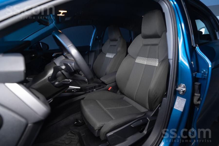Blue Audi A3 2023 in Riga, with an engine capacity of 1.00 L and mileage of 58 thousand km for 15999 €, photo 17 on AUTOMOTO.COM.LV