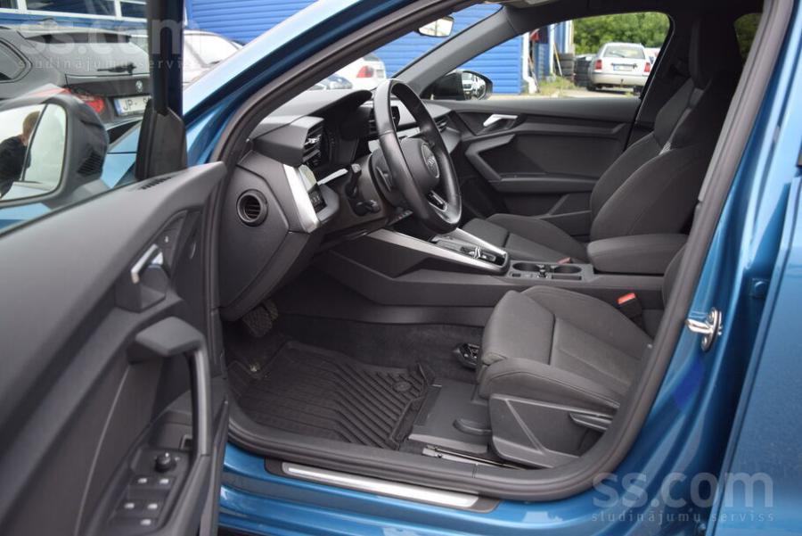 Blue Audi A3 2023 in Riga, with an engine capacity of 1.00 L and mileage of 44 thousand km for 23000 €, photo 4 on AUTOMOTO.COM.LV