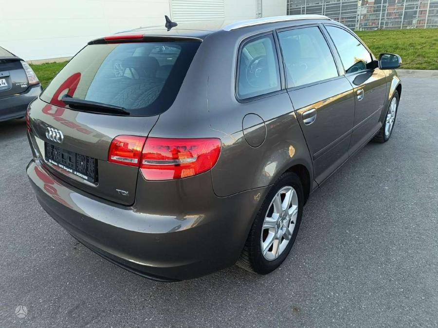 Brown Audi A3 2012 in Kaunas, with an engine capacity of 1.60 L and mileage of 245 thousand km for 6650 €, photo 11 on AUTOMOTO.COM.LV