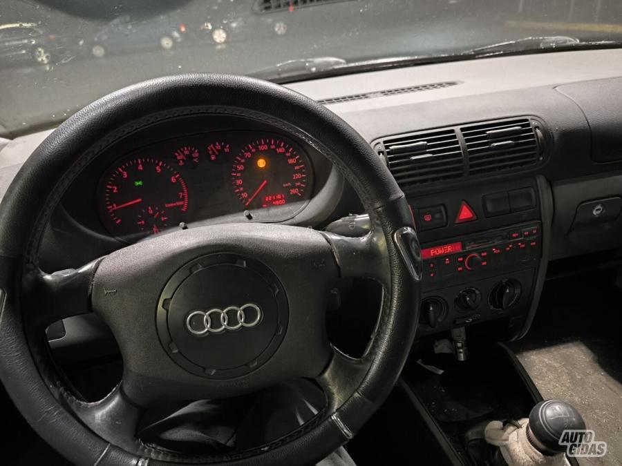 Zaļš Audi A3 1999 Viļņa, ar dzinēja tilpumu 1.60 L un nobraukumu 221 tūkst. km par 490 €, foto 7 vietnē AUTOMOTO.COM.LV
