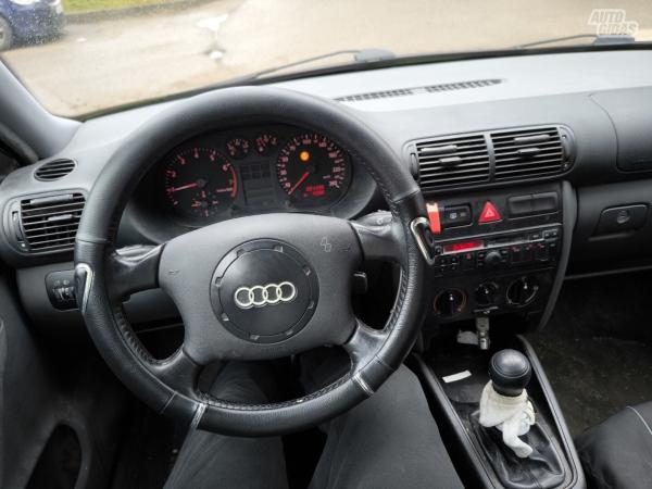 Zaļš Audi A3 1999 Viļņa, ar dzinēja tilpumu 1.60 L un nobraukumu 221 tūkst. km par 470 €, foto 9 vietnē AUTOMOTO.COM.LV
