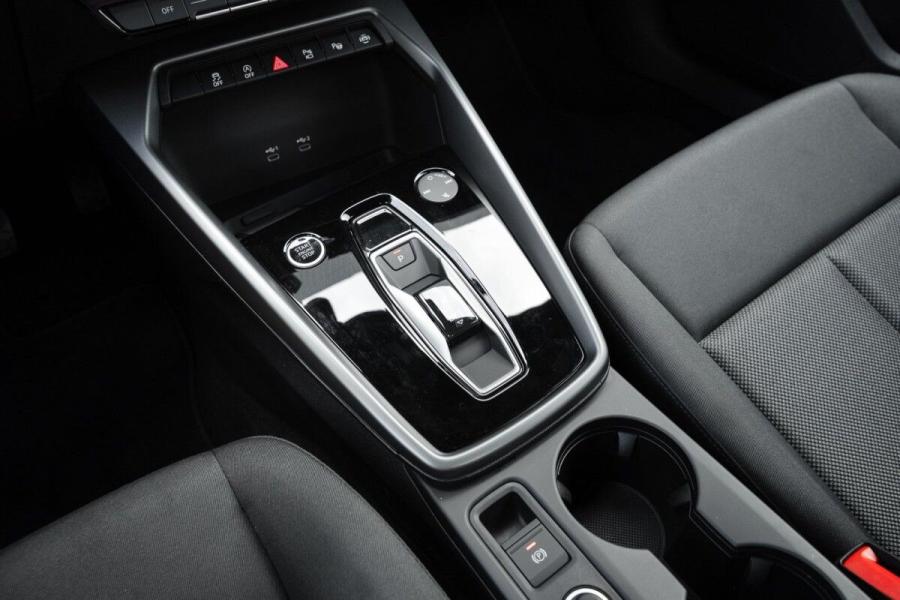 Zaļš Audi A3 2025 Mārupe, ar dzinēja tilpumu 1.50 L un nobraukumu 23 tūkst. km par 27900 €, foto 21 vietnē AUTOMOTO.COM.LV