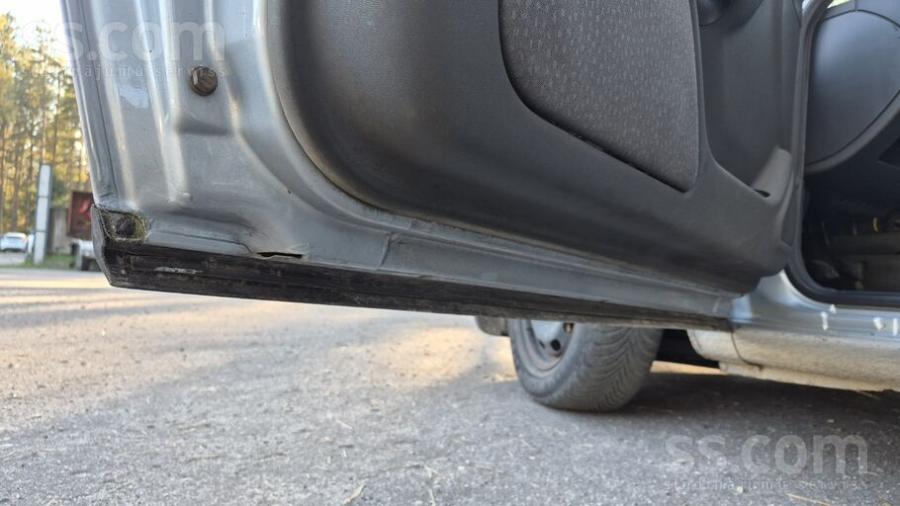 Pelēks Audi A3 1997 Rīga, ar dzinēja tilpumu 1.60 L un nobraukumu 391 tūkst. km par 1350 €, foto 7 vietnē AUTOMOTO.COM.LV
