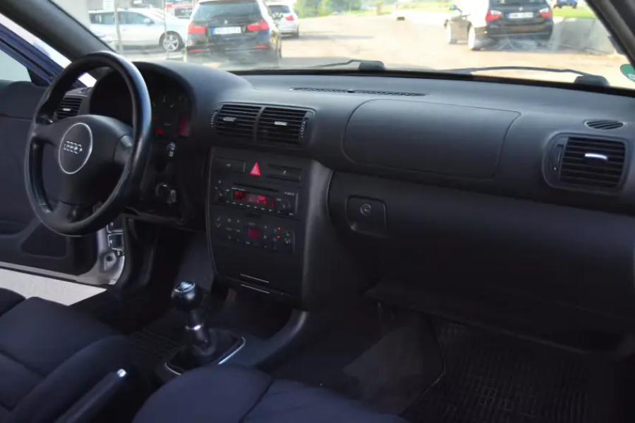 Pelēks Audi A3 2002 Jēkabpils, ar dzinēja tilpumu 1.90 L un nobraukumu 266 tūkst. km par 2650 €, foto 11 vietnē AUTOMOTO.COM.LV