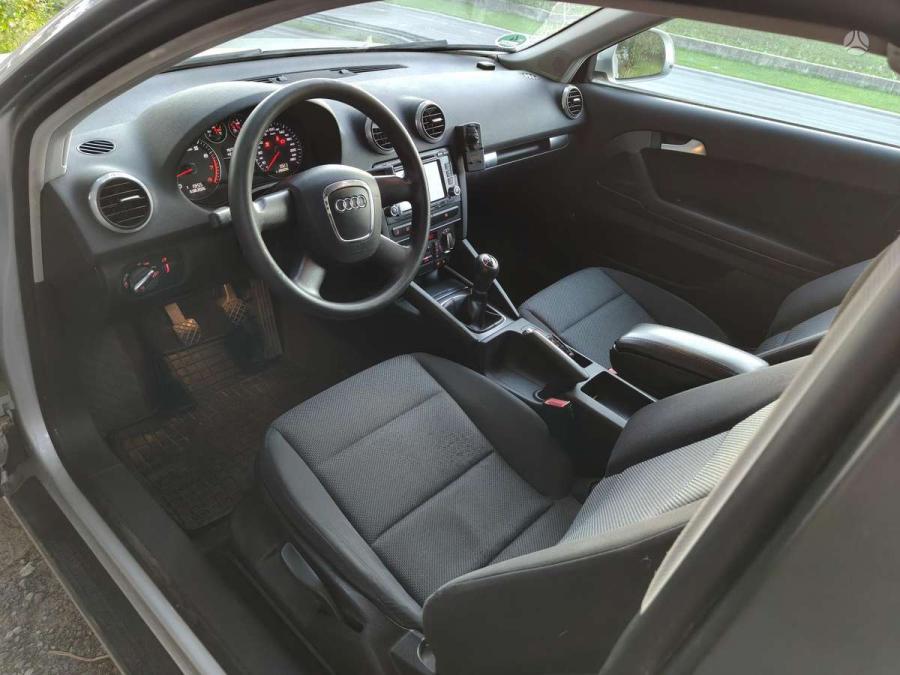 Pelēks Audi A3 2008 Viļņa, ar dzinēja tilpumu 1.60 L un nobraukumu 281 tūkst. km par 2750 €, foto 17 vietnē AUTOMOTO.COM.LV