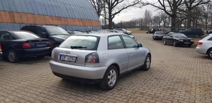 Grey Audi A3 1996 in Valmiera, with an engine capacity of 1.80 L and mileage of 285 thousand km for 900 €, photo 4 on AUTOMOTO.COM.LV