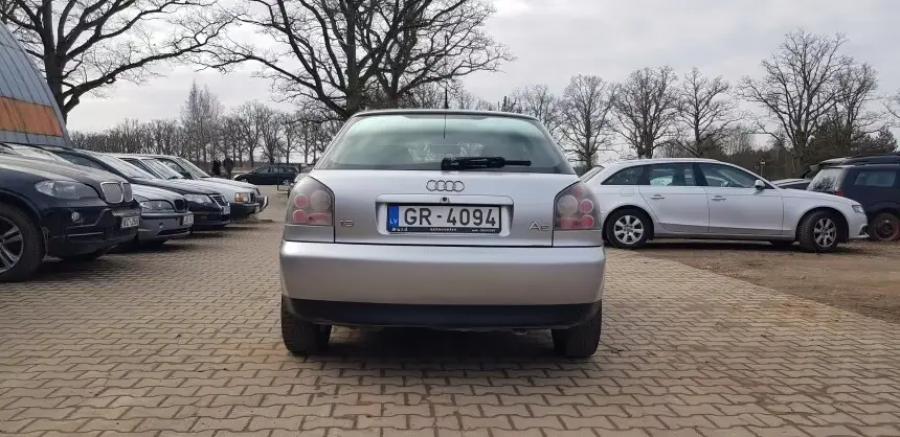 Grey Audi A3 1996 in Valmiera, with an engine capacity of 1.80 L and mileage of 285 thousand km for 900 €, photo 5 on AUTOMOTO.COM.LV