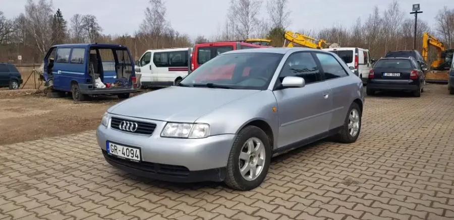 Grey Audi A3 1996 in Valmiera, with an engine capacity of 1.80 L and mileage of 285 thousand km for 900 €, photo 8 on AUTOMOTO.COM.LV
