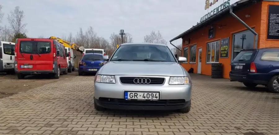 Grey Audi A3 1996 in Valmiera, with an engine capacity of 1.80 L and mileage of 285 thousand km for 900 €, photo 9 on AUTOMOTO.COM.LV