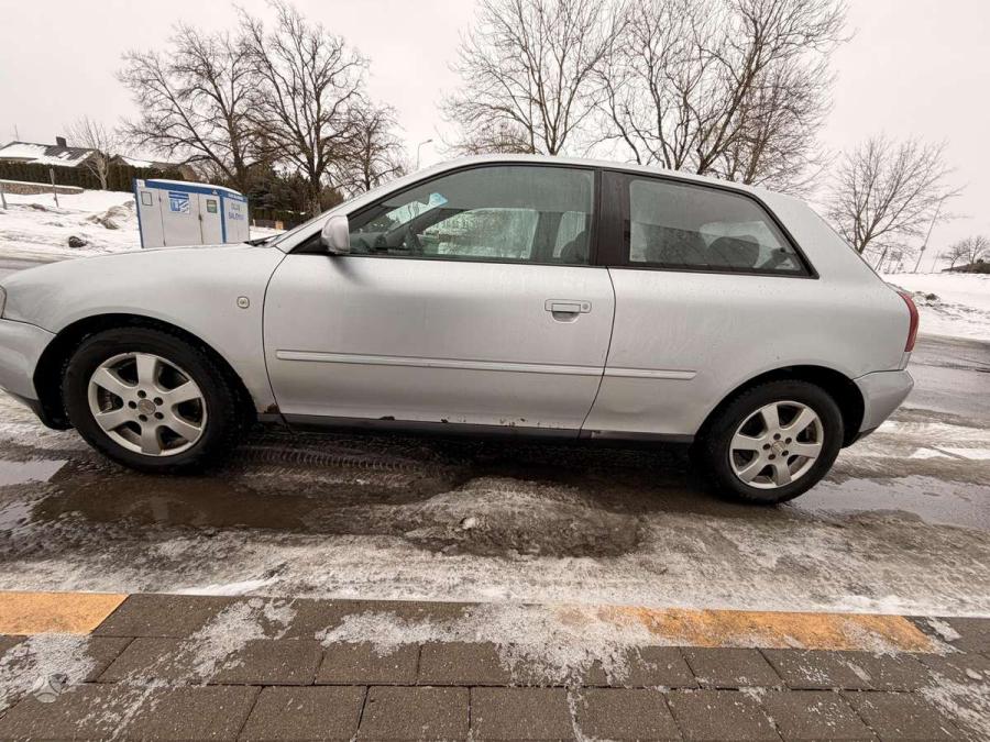 Grey Audi A3 1997 in Trakai, with an engine capacity of 1.78 L and mileage of 235 thousand km for 1300 €, photo 9 on AUTOMOTO.COM.LV
