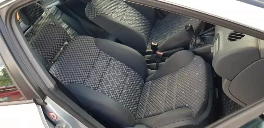 Grey Audi A3 2000 in Valmiera, with an engine capacity of 1.80 L and mileage of 247 thousand km for 1150 €, photo 13 on AUTOMOTO.COM.LV