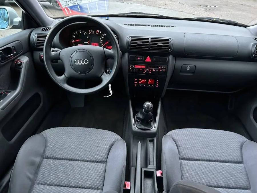 Grey Audi A3 2000 in Limbazi, with an engine capacity of 1.60 L and mileage of 156 thousand km for 2650 €, photo 9 on AUTOMOTO.COM.LV