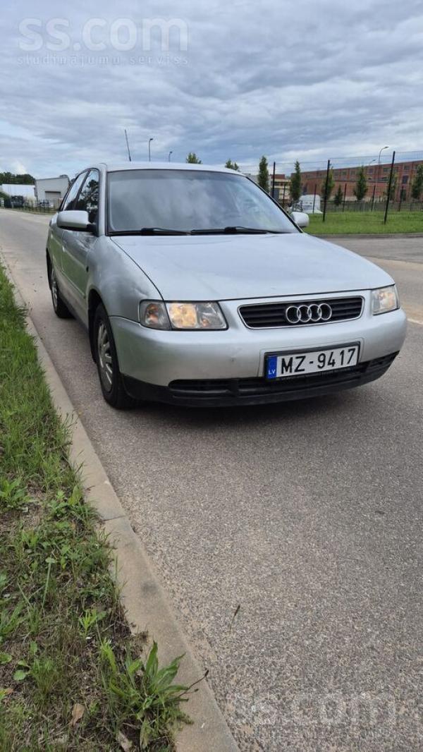 Grey Audi A3 2000 in Valmiera, with an engine capacity of 1.60 L and mileage of 271 thousand km for 890 €, photo 5 on AUTOMOTO.COM.LV