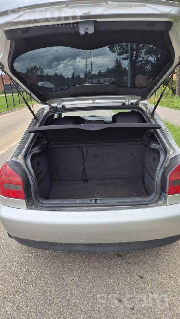 Grey Audi A3 2000 in Valmiera, with an engine capacity of 1.60 L and mileage of 271 thousand km for 890 €, photo 7 on AUTOMOTO.COM.LV