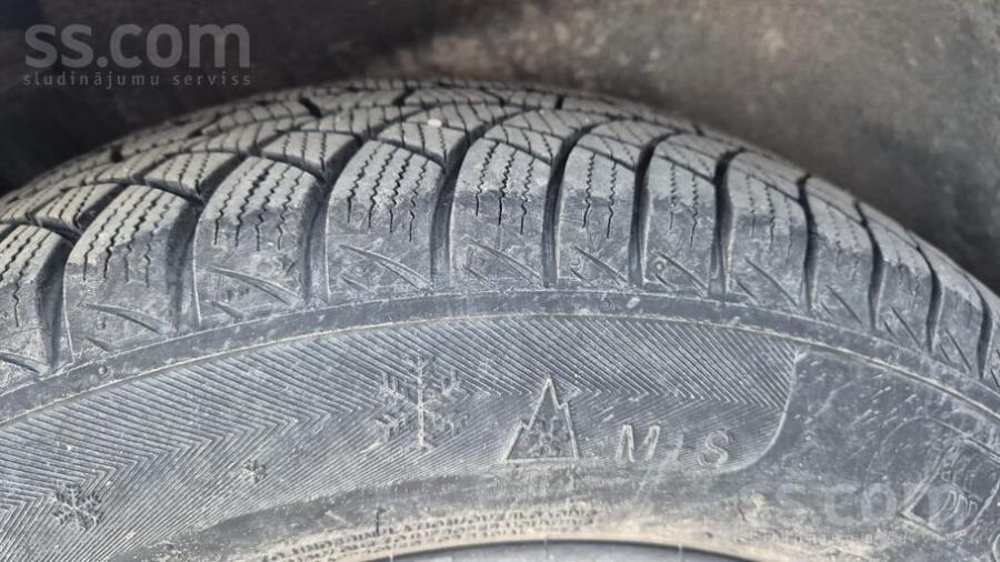 Pelēks Audi A3 2000 Valmiera, ar dzinēja tilpumu 1.60 L un nobraukumu 271 tūkst. km par 890 €, foto 14 vietnē AUTOMOTO.COM.LV