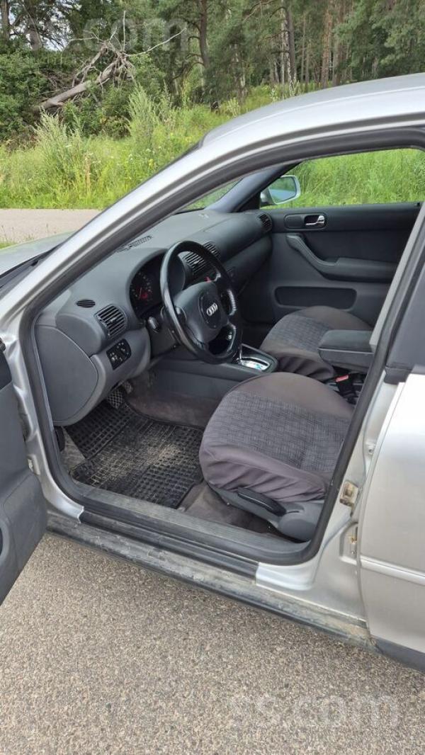 Grey Audi A3 2000 in Valmiera, with an engine capacity of 1.60 L and mileage of 271 thousand km for 890 €, photo 9 on AUTOMOTO.COM.LV