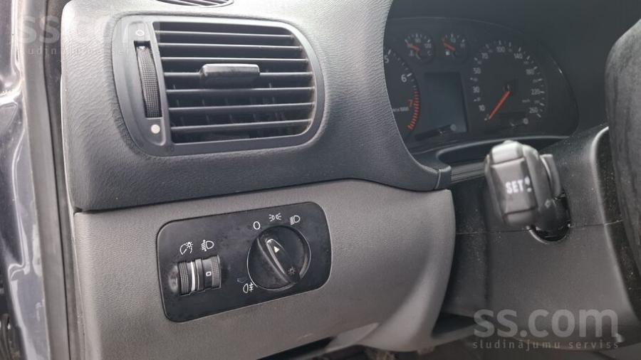 Grey Audi A3 2001 in Daugavpils, with an engine capacity of 1.80 L and mileage of 376 thousand km for 1290 €, photo 15 on AUTOMOTO.COM.LV