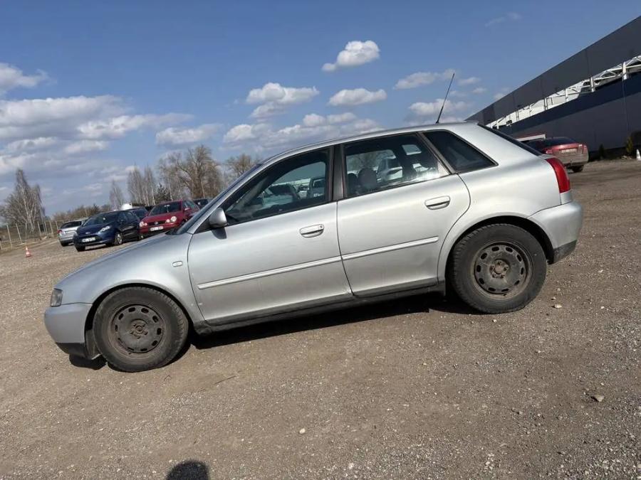 Grey Audi A3 2001 in Daugavpils, with an engine capacity of 1.60 L and mileage of 269 thousand km for 1350 €, photo 3 on AUTOMOTO.COM.LV