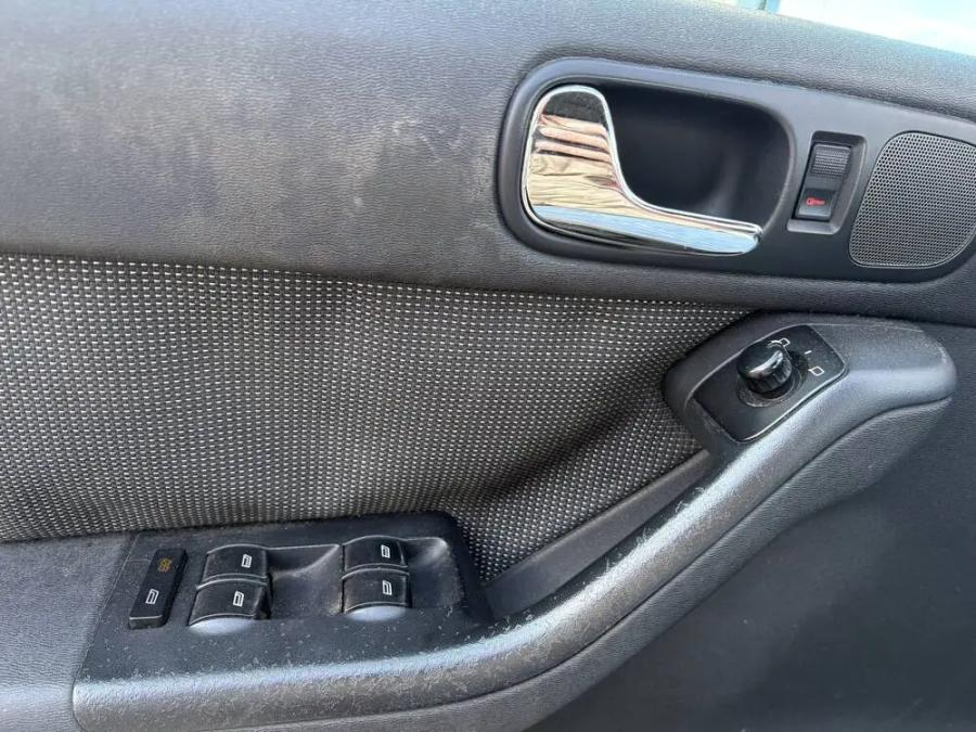 Grey Audi A3 2001 in Daugavpils, with an engine capacity of 1.60 L and mileage of 269 thousand km for 1350 €, photo 18 on AUTOMOTO.COM.LV