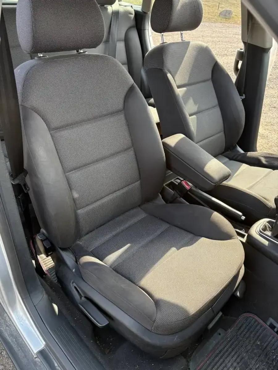 Grey Audi A3 2001 in Daugavpils, with an engine capacity of 1.60 L and mileage of 269 thousand km for 1350 €, photo 22 on AUTOMOTO.COM.LV