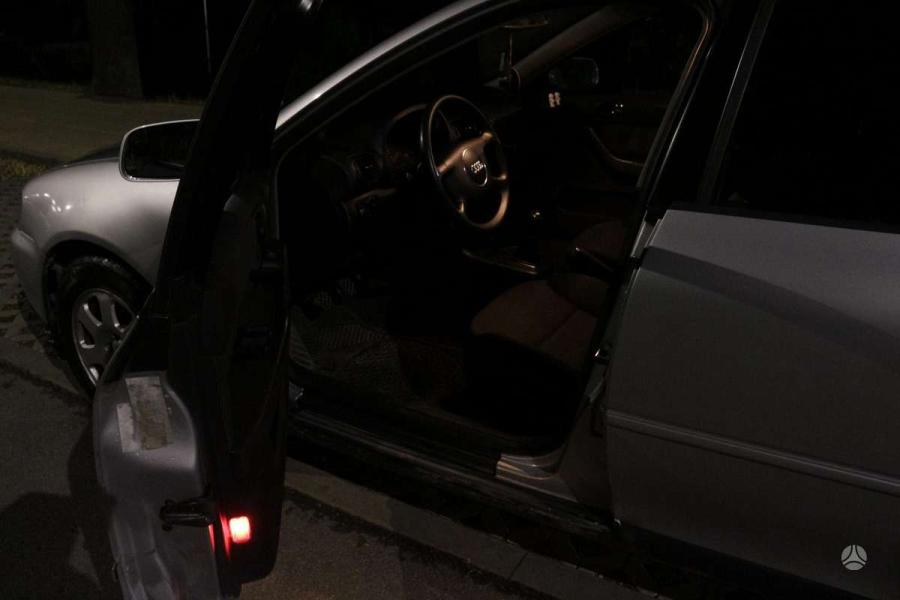 Grey Audi A3 2001 in Kaunas, with an engine capacity of 1.90 L and mileage of 356 thousand km for 950 €, photo 9 on AUTOMOTO.COM.LV