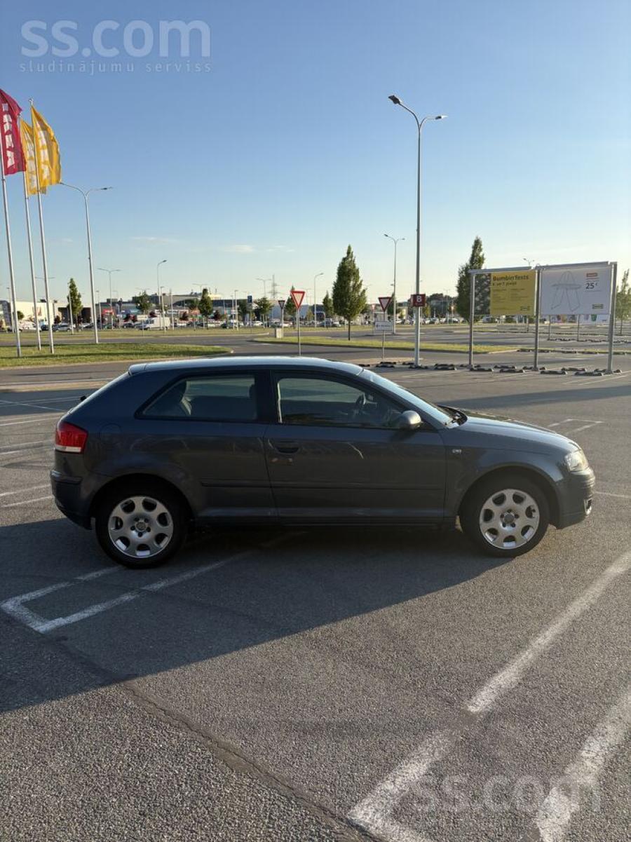 Pelēks Audi A3 2003 Rīga, ar dzinēja tilpumu 1.60 L un nobraukumu 232 tūkst. km par 1100 €, foto 4 vietnē AUTOMOTO.COM.LV