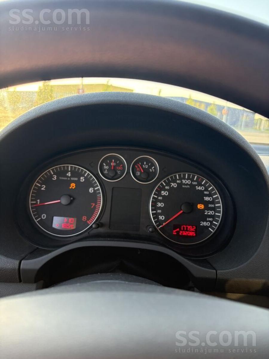 Pelēks Audi A3 2003 Rīga, ar dzinēja tilpumu 1.60 L un nobraukumu 232 tūkst. km par 1100 €, foto 22 vietnē AUTOMOTO.COM.LV