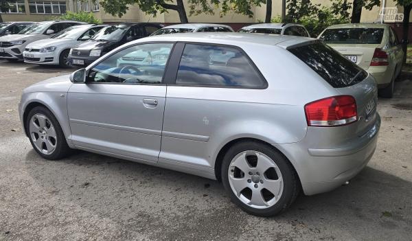 Audi A3 2003 in Kaunas on AUTOMOTO.COM.LV Grey Audi A3 2003 in Kaunas, with an engine capacity of 2.00 L and mileage of 354 thousand km for 1200 €, photo 4 on AUTOMOTO.COM.LV