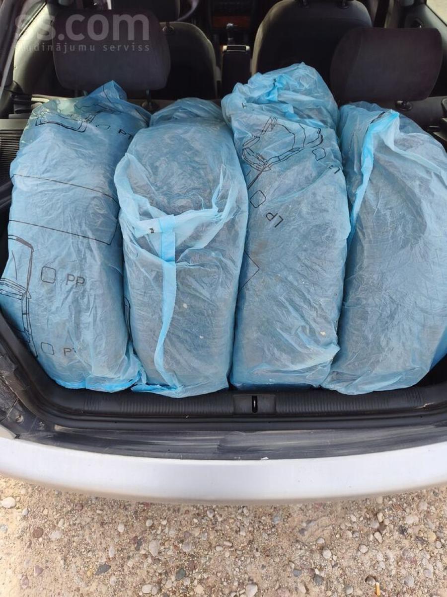 Pelēks Audi A3 2003 Kuldīga, ar dzinēja tilpumu 1.90 L un nobraukumu 340 tūkst. km par 1550 €, foto 9 vietnē AUTOMOTO.COM.LV