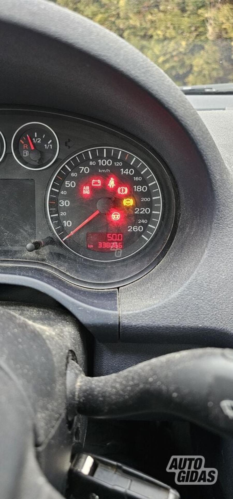 Pelēks Audi A3 2004 Kauņa, ar dzinēja tilpumu 2.00 L un nobraukumu 334 tūkst. km par 1450 €, foto 9 vietnē AUTOMOTO.COM.LV