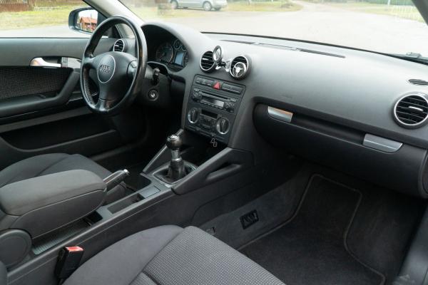 Pelēks Audi A3 2004 Kauņa, ar dzinēja tilpumu 2.00 L un nobraukumu 323 tūkst. km par 1000 €, foto 6 vietnē AUTOMOTO.COM.LV