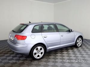 Pelēks Audi A3 2004 Tallina, ar dzinēja tilpumu 1.60 L un nobraukumu 214 tūkst. km par 1999 €, foto 3 vietnē AUTOMOTO.COM.LV