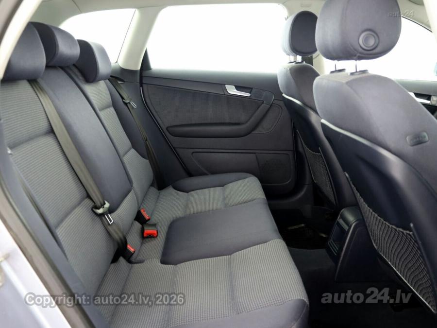 Pelēks Audi A3 2004 Tallina, ar dzinēja tilpumu 1.60 L un nobraukumu 214 tūkst. km par 1999 €, foto 7 vietnē AUTOMOTO.COM.LV