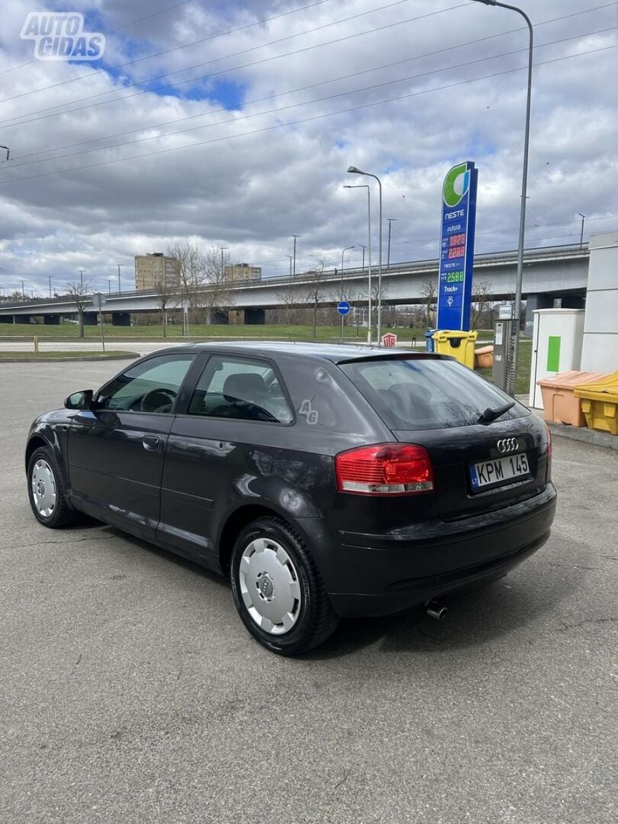 Pelēks Audi A3 2004 Kauņa, ar dzinēja tilpumu 1.60 L un nobraukumu 320 tūkst. km par 700 €, foto 7 vietnē AUTOMOTO.COM.LV