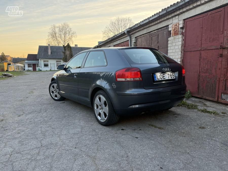 Pelēks Audi A3 2004 Panevēža, ar dzinēja tilpumu 1.90 L un nobraukumu 285 tūkst. km par 1990 €, foto 4 vietnē AUTOMOTO.COM.LV