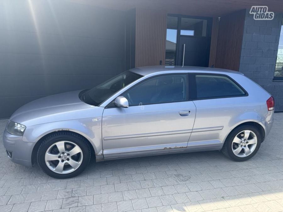 Pelēks Audi A3 2004 Viļņa, ar dzinēja tilpumu 2.00 L un nobraukumu 280 tūkst. km par 1800 €, foto 4 vietnē AUTOMOTO.COM.LV