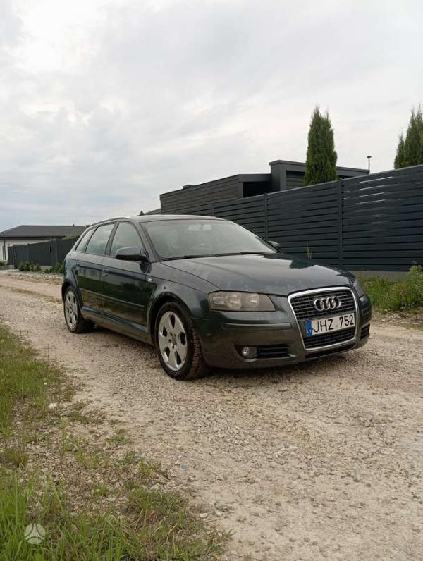Pelēks Audi A3 2004 Klaipėda, ar dzinēja tilpumu 1.97 L un nobraukumu 370 tūkst. km par 1950 €, foto 1 vietnē AUTOMOTO.COM.LV