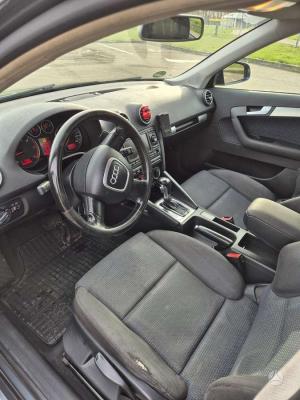 Pelēks Audi A3 2004 Klaipėda, ar dzinēja tilpumu 0.00 L un nobraukumu 372 tūkst. km par 1400 €, foto 9 vietnē AUTOMOTO.COM.LV