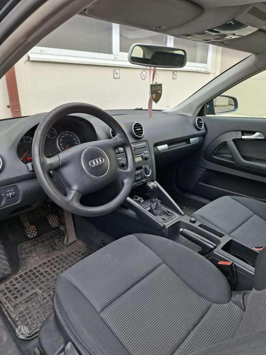 Pelēks Audi A3 2004 Raseiniai, ar dzinēja tilpumu 1.60 L un nobraukumu 240 tūkst. km par 1100 €, foto 7 vietnē AUTOMOTO.COM.LV