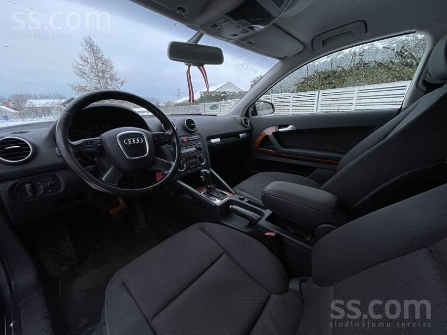 Pelēks Audi A3 2005 Rīga, ar dzinēja tilpumu 1.60 L un nobraukumu 260 tūkst. km par 2150 €, foto 5 vietnē AUTOMOTO.COM.LV