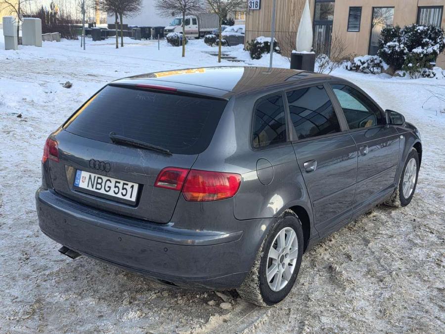 Pelēks Audi A3 2005 Viļņa, ar dzinēja tilpumu 1.97 L un nobraukumu 357 tūkst. km par 1650 €, foto 3 vietnē AUTOMOTO.COM.LV