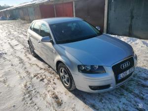 Pelēks Audi A3 2005 Kauņa, ar dzinēja tilpumu 1.60 L un nobraukumu 241 tūkst. km par 1800 €, foto  vietnē AUTOMOTO.COM.LV