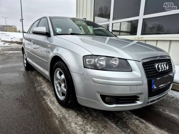 Pelēks Audi A3 2005 Kauņa, ar dzinēja tilpumu 1.60 L un nobraukumu 241 tūkst. km par 1500 €, foto 1 vietnē AUTOMOTO.COM.LV