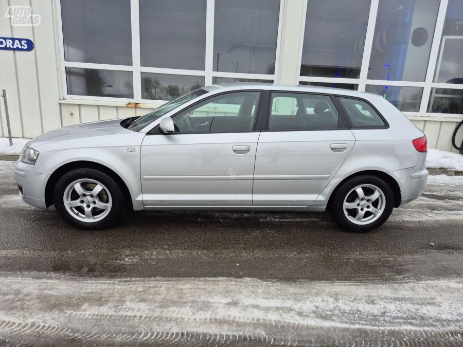Pelēks Audi A3 2005 Kauņa, ar dzinēja tilpumu 1.60 L un nobraukumu 241 tūkst. km par 1500 €, foto 7 vietnē AUTOMOTO.COM.LV