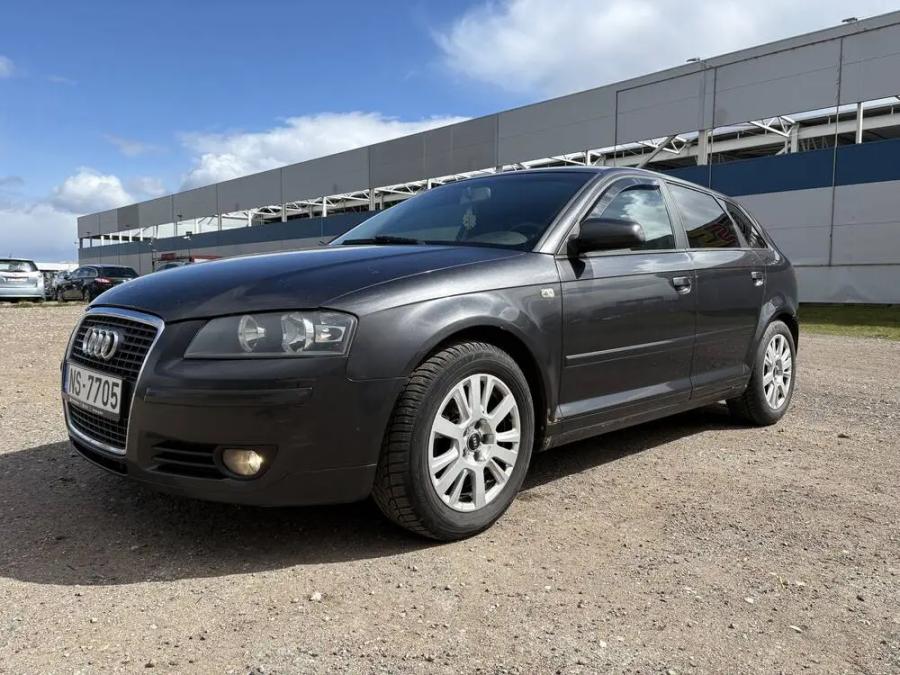 Pelēks Audi A3 2005 Daugavpils, ar dzinēja tilpumu 2.00 L un nobraukumu 292 tūkst. km par 3650 €, foto 1 vietnē AUTOMOTO.COM.LV