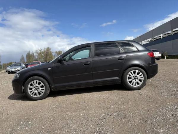 Pelēks Audi A3 2005 Daugavpils, ar dzinēja tilpumu 2.00 L un nobraukumu 292 tūkst. km par 3650 €, foto 2 vietnē AUTOMOTO.COM.LV