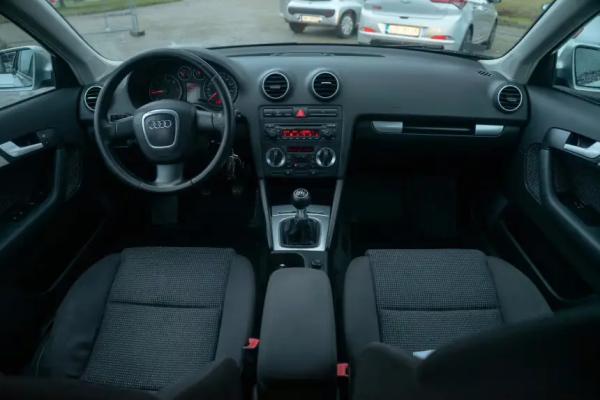 Grey Audi A3 2005 in Liepaja, with an engine capacity of 2.00 L and mileage of 377 thousand km for 3150 €, photo 7 on AUTOMOTO.COM.LV