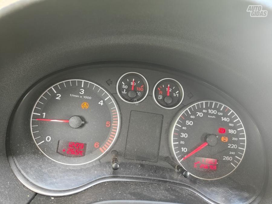 Grey Audi A3 2005 in Kaunas, with an engine capacity of 2.00 L and mileage of 257 thousand km for 1100 €, photo 1 on AUTOMOTO.COM.LV