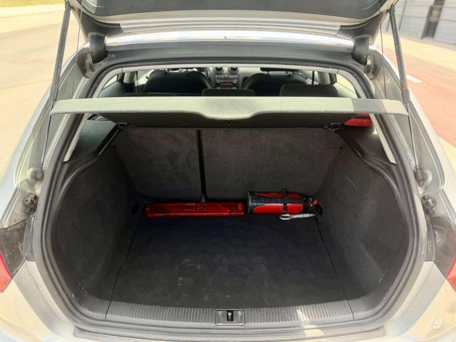 Pelēks Audi A3 2005 Viļņa, ar dzinēja tilpumu 1.97 L un nobraukumu 228 tūkst. km par 1650 €, foto 24 vietnē AUTOMOTO.COM.LV